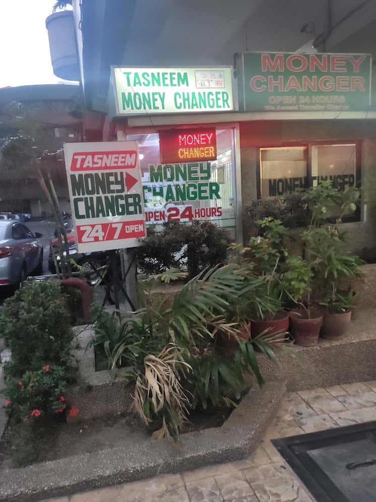 Money Changers: Buying, Selling, and Exchanging Currency